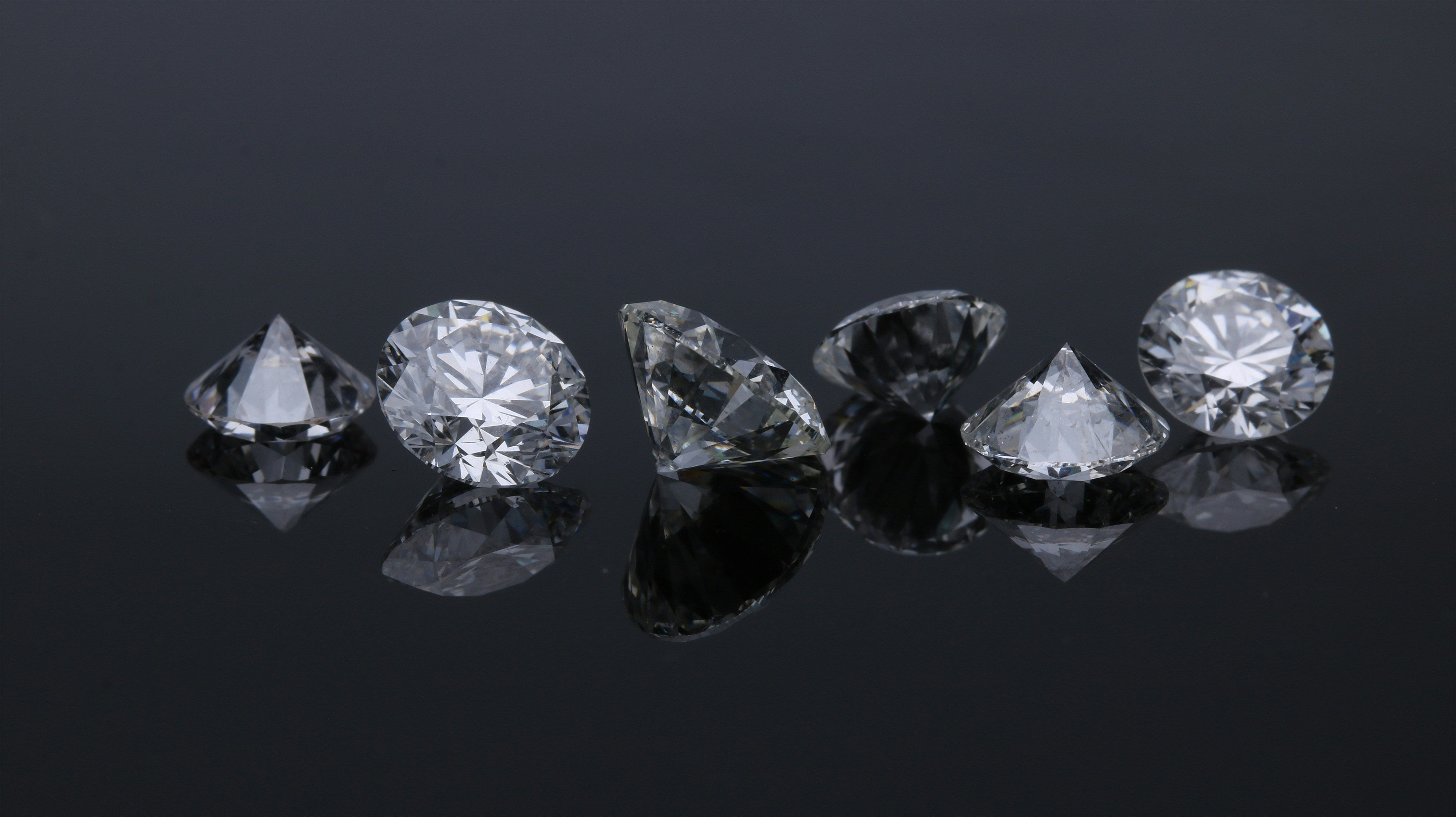 Lab grown Diamonds vs. Natural Diamonds: Which is Right for You ...